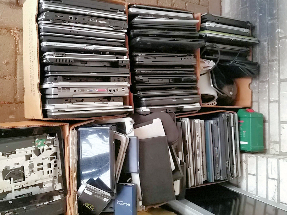 De weblog van Helmond » Politie vindt zeer grote partij laptops, tablets,